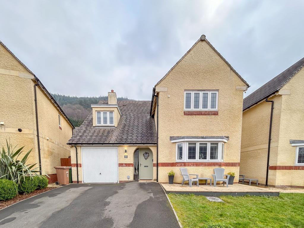 Gardens View Close, Cross Keys, NP11 4 bed detached house for sale - £ ...