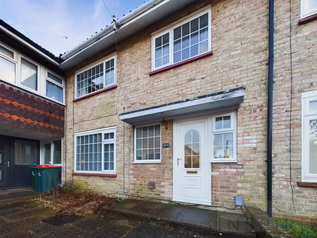 Barry Close, Crawley RH10 3 bed terraced house for sale - £325,000