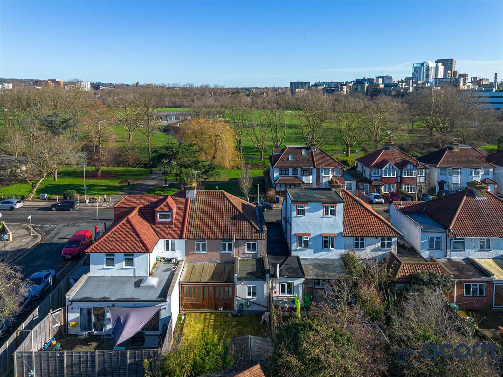 The Greenway, Colindale NW9 4 bed semi-detached house - £675,000