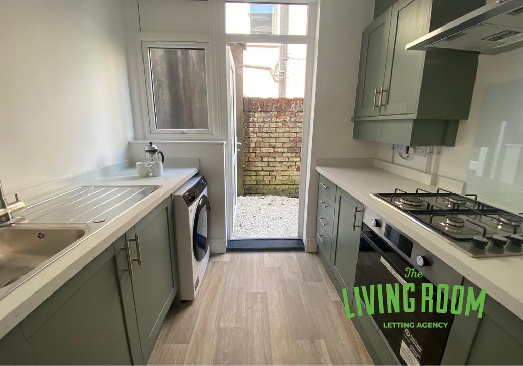Moorland Road, Splott, Cardiff 2 bed flat - £995 pcm (£230 pw)
