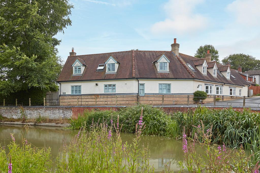 Chapel Row, Newmarket CB8 3 bed end of terrace house for sale - £425,000