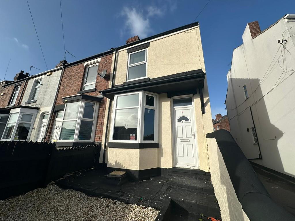 Queen Street, Swinton 2 bed end of terrace house for sale - £130,000