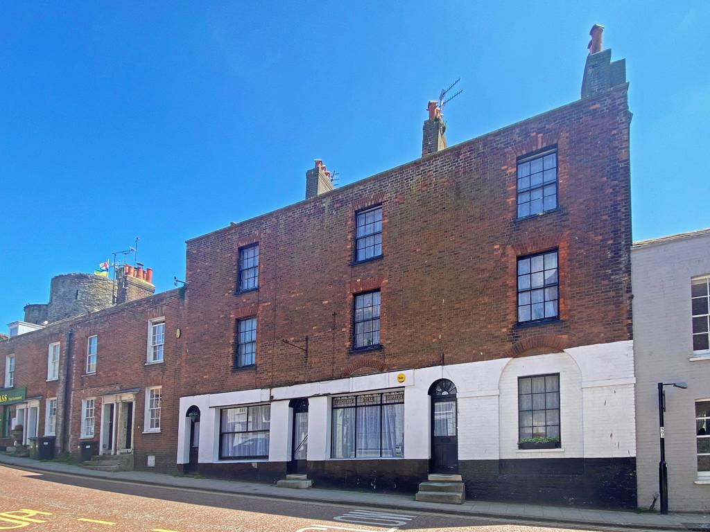 Tower Street, Rye, East Sussex TN31 7AT 5 bed house - £425,000