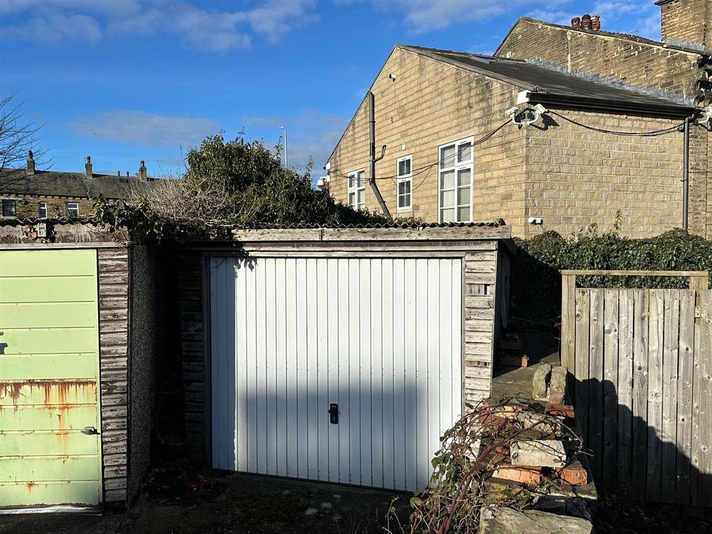 Garage at Hyde Park, King Cross, Halifax Garage for sale - £20,000