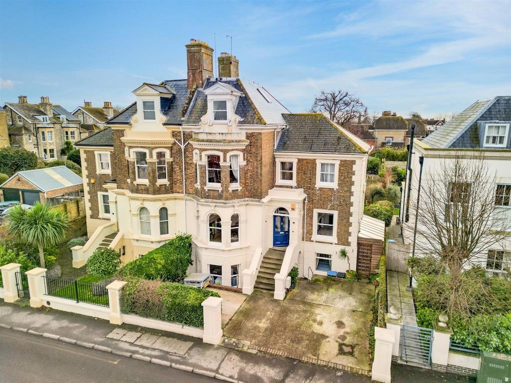 Dover Road, Walmer, Deal 5 bed semi-detached house for sale - £900,000