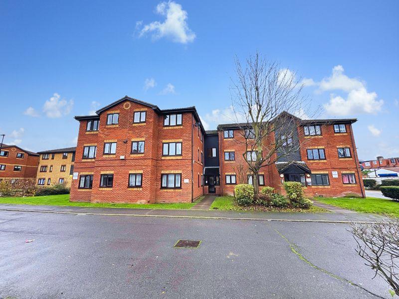 Hutton Court, Edmonton, N9 1 bed flat - £225,000