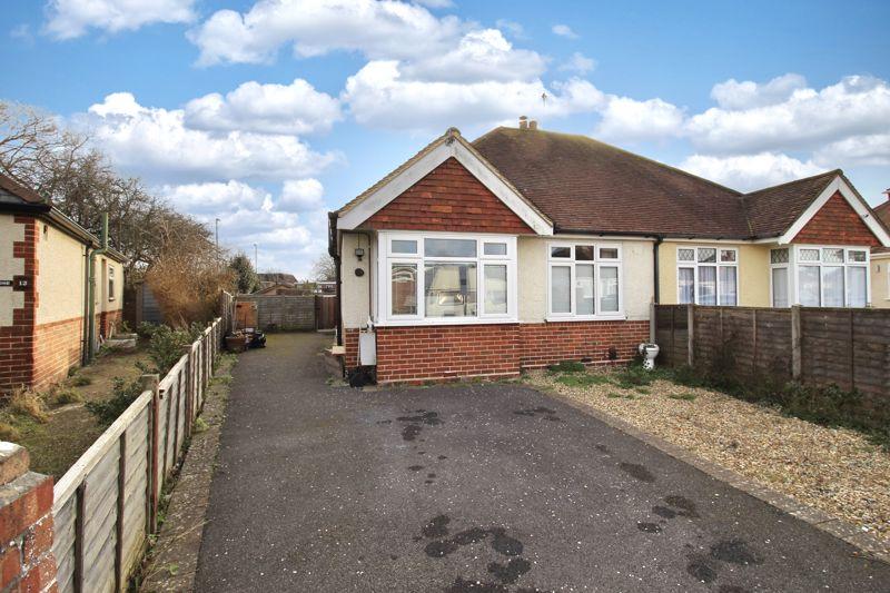 The Leaway, Fareham PO16 3 bed bungalow - £300,000
