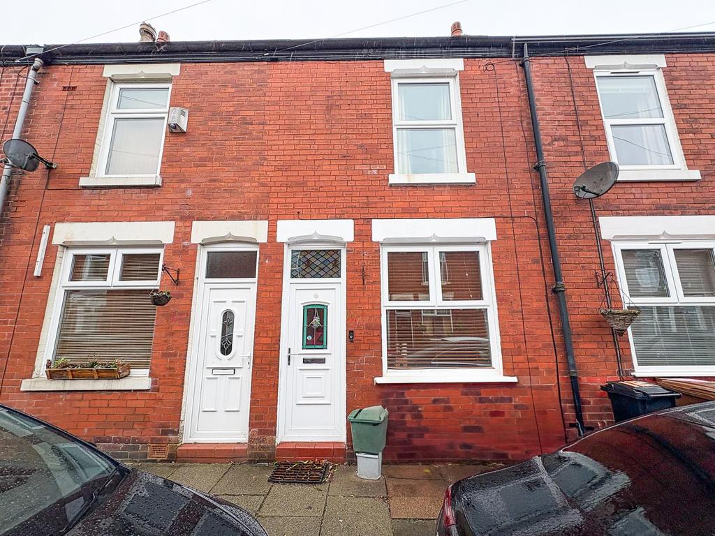 Sandown Road, Edgeley 2 bed terraced house for sale - £240,000