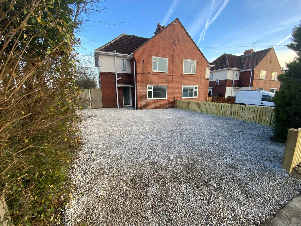 The Beeches, Station Road, Blaxton... 3 bed semi-detached house - £185,000