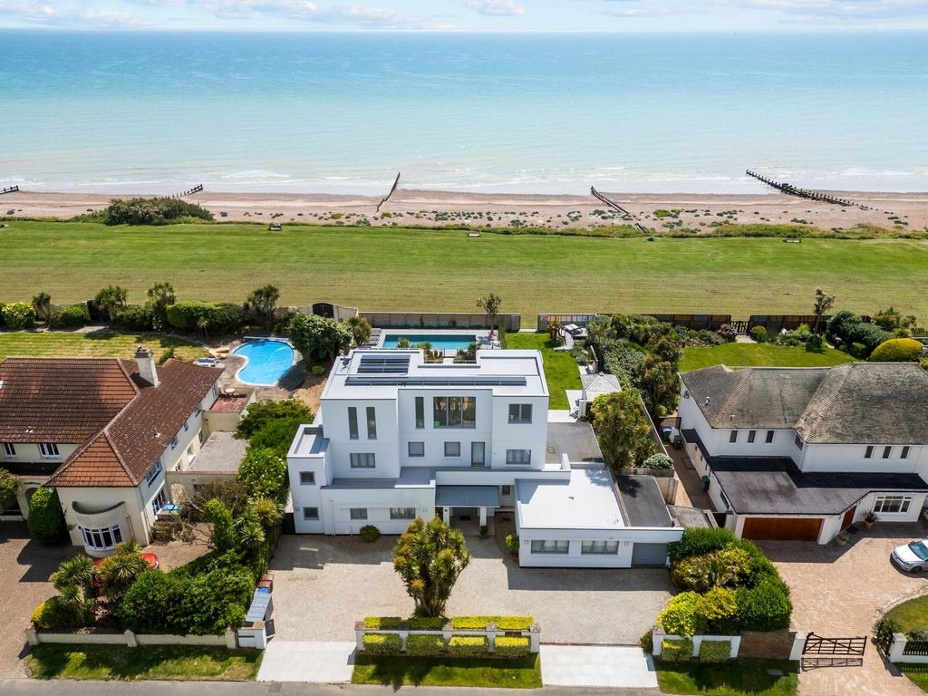 Coastal Road, East Preston, BN16 7 bed detached house - £4,000,000