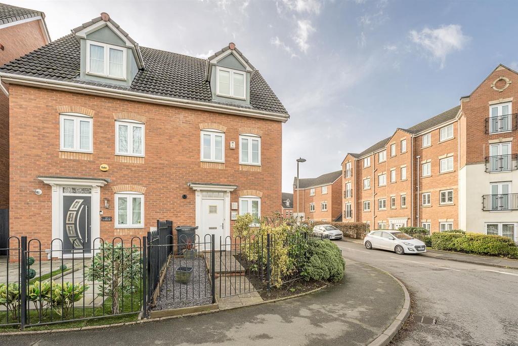 Moor Street, Brierley Hill, DY5 3SP 4 bed semi-detached house for sale ...