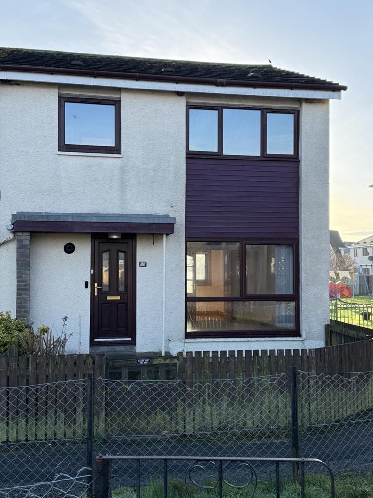 Caberfeidh Drive, Invergordon IV18 3 bed end of terrace house - £100,000