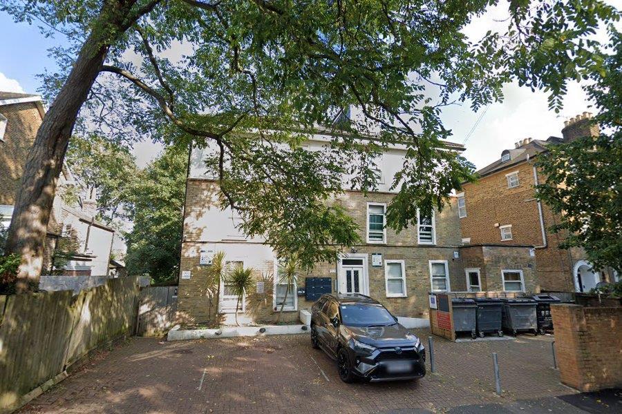 8 Talbot Road 1 bed flat - £1,650 pcm (£381 pw)