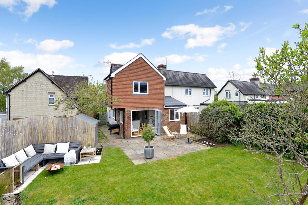 More Circle, Surrey GU7 2 bed semi-detached house - £500,000