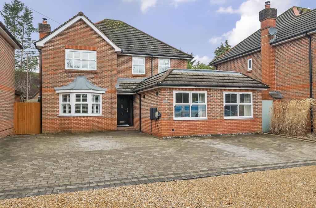 Main Road, Otterbourne, Winchester 4 bed detached house for sale - £795,000