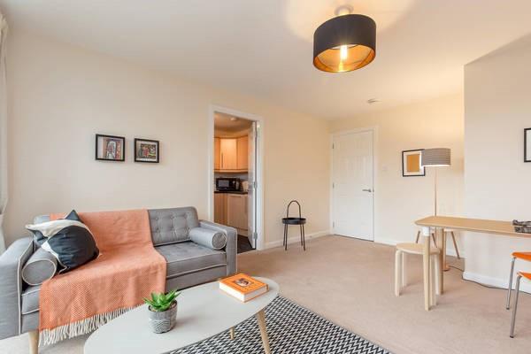 Duff Street, Edinburgh, EH11 2 bed flat - £1,395 pcm (£322 pw)
