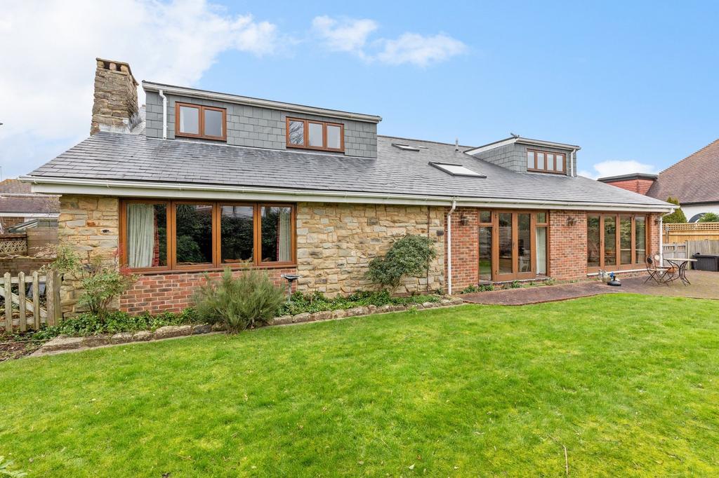 Willowhayne Crescent, East Preston, BN16 5 bed detached house - £1,000,000