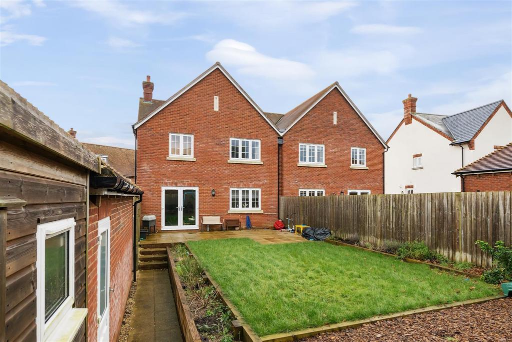 Granary Hill, Charminster, Dorchester 4 bed semi-detached house - £515,000