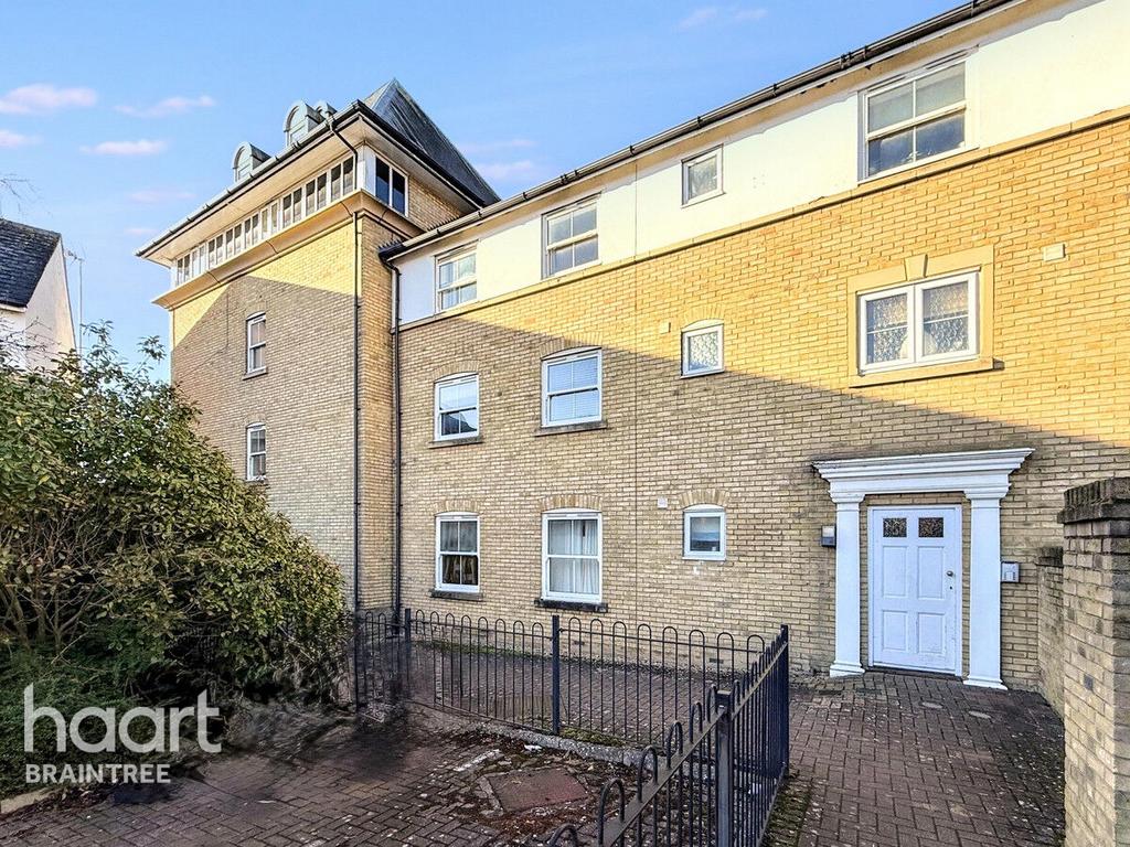 Sidings Place, Braintree 2 bed apartment for sale - £170,000