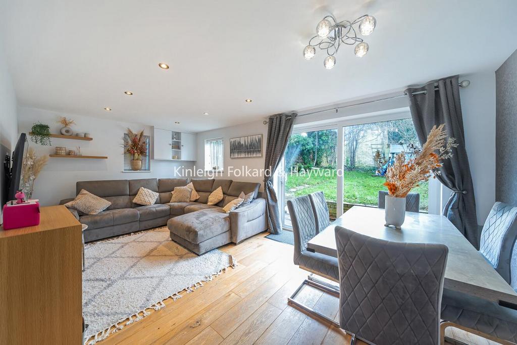 Lindal Crescent, Enfield 4 bed end of terrace house for sale - £625,000