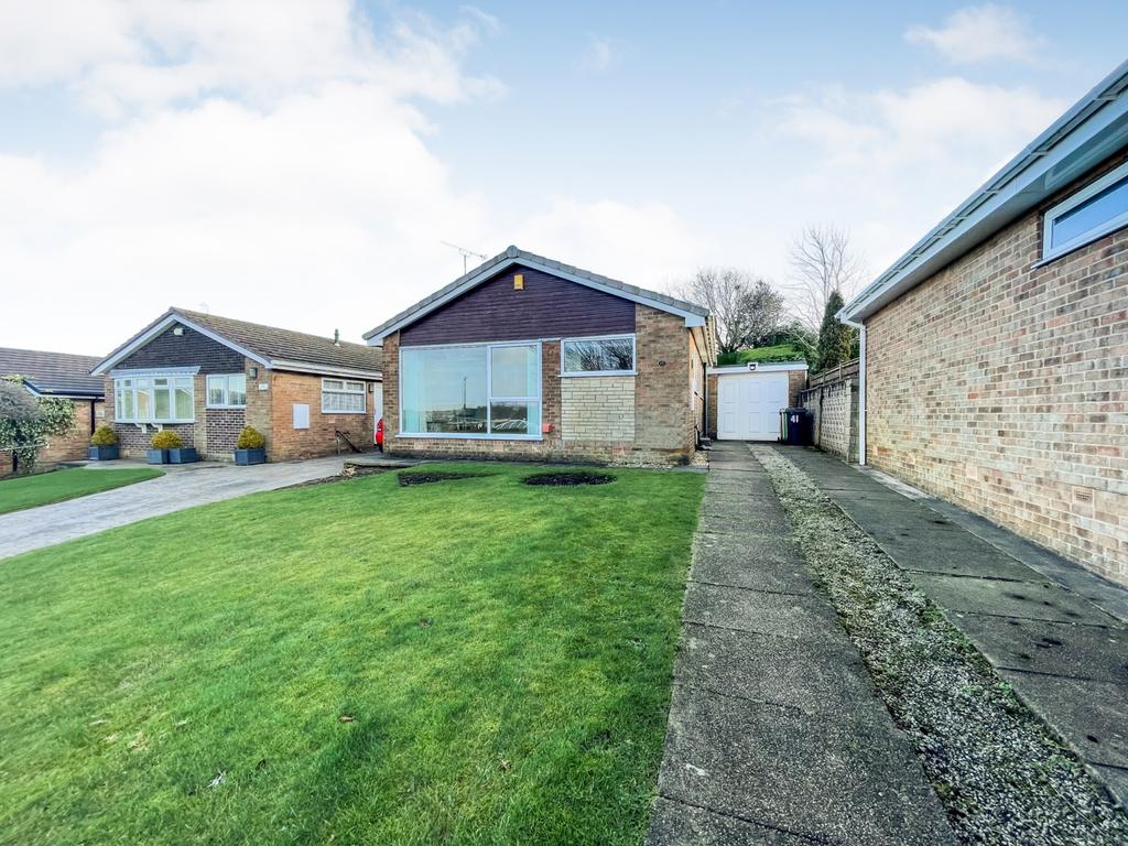 Gainsborough Road, Dronfield, S18 2 bed detached bungalow - £280,000