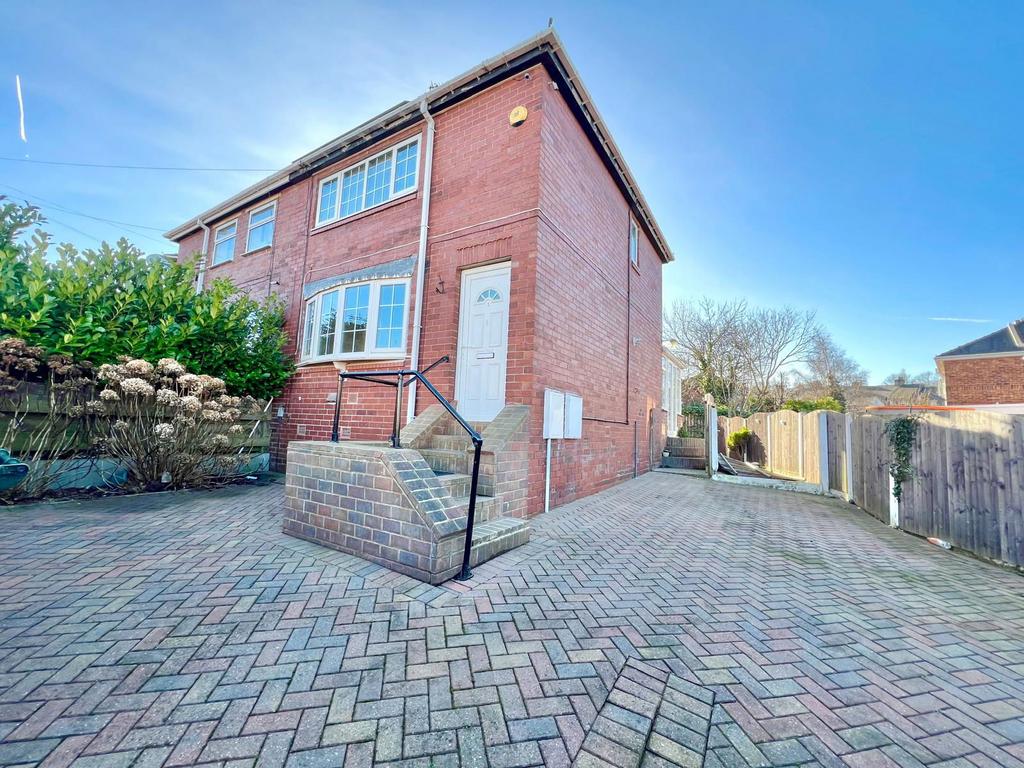 Highstone Avenue, Barnsley, South... 2 bed semi-detached house - £800 ...