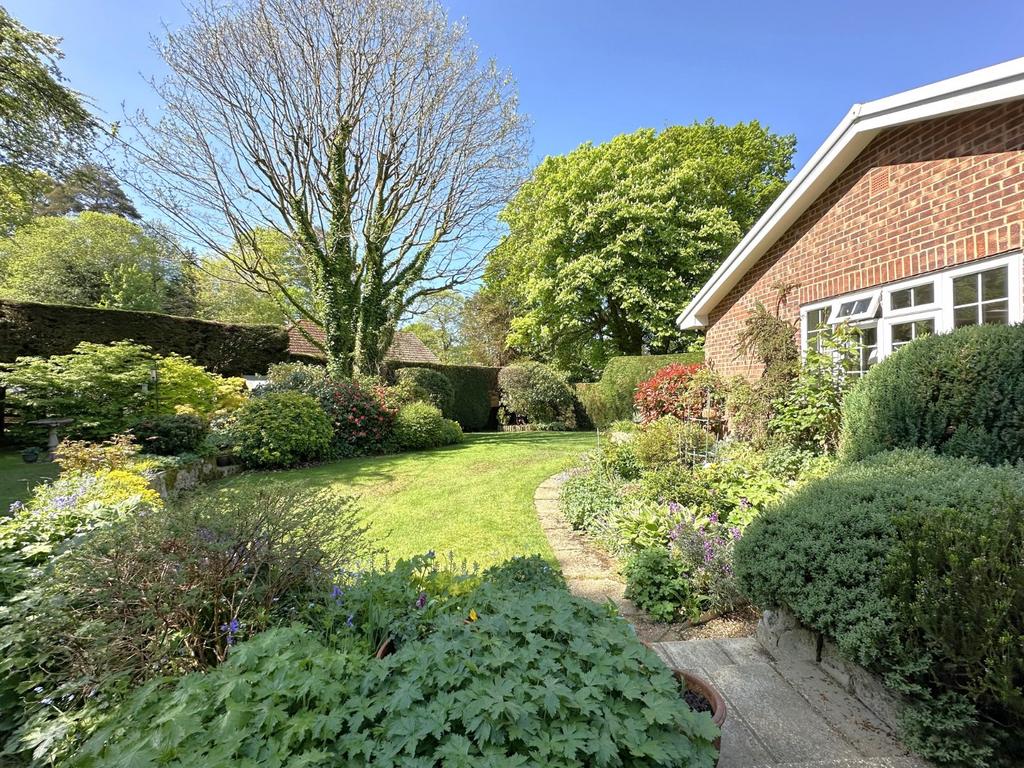 Carlton Road, Headley Down, Bordon... 4 bed bungalow - £775,000
