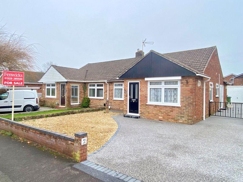 Abbeyfield Drive, Fareham PO15 3 bed semi-detached bungalow for sale ...