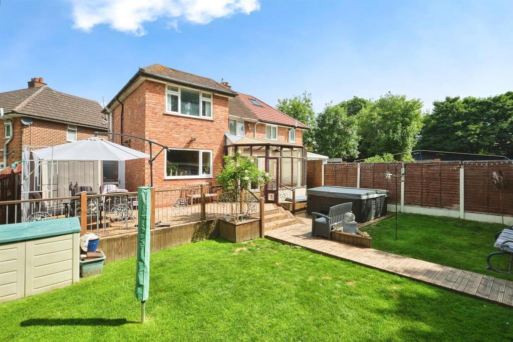 Retford Grove, Birmingham B25 4 bed semi-detached house - £345,000