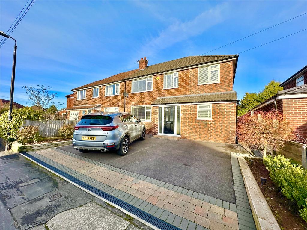 Buckfast Road, Trafford M33 4 bed semi-detached house for sale - £560,000