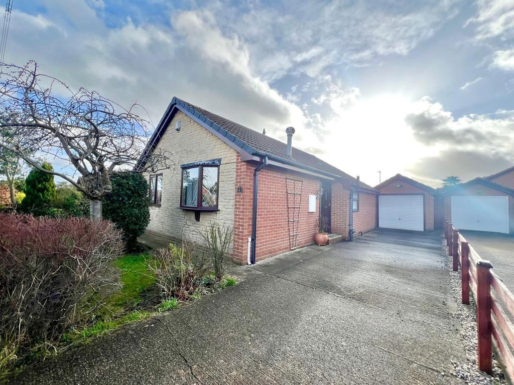 Midhurst Grove, Barugh Green, S75 1ND 2 bed detached bungalow - £225,000