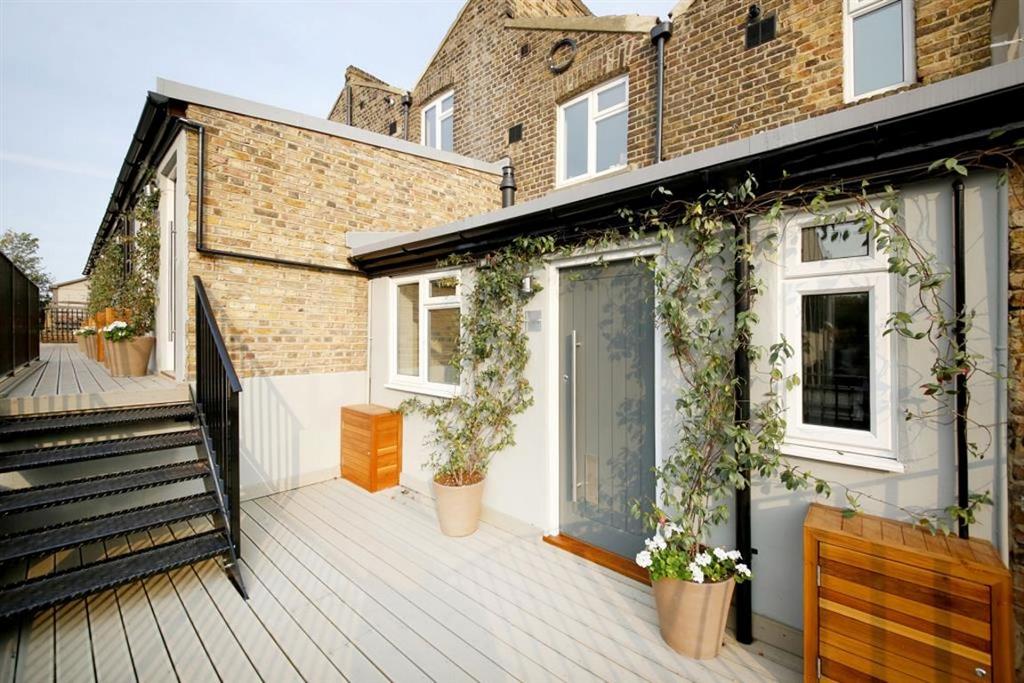 New Cross Road, London SE14 1 bed flat - £1,500 pcm (£346 pw)