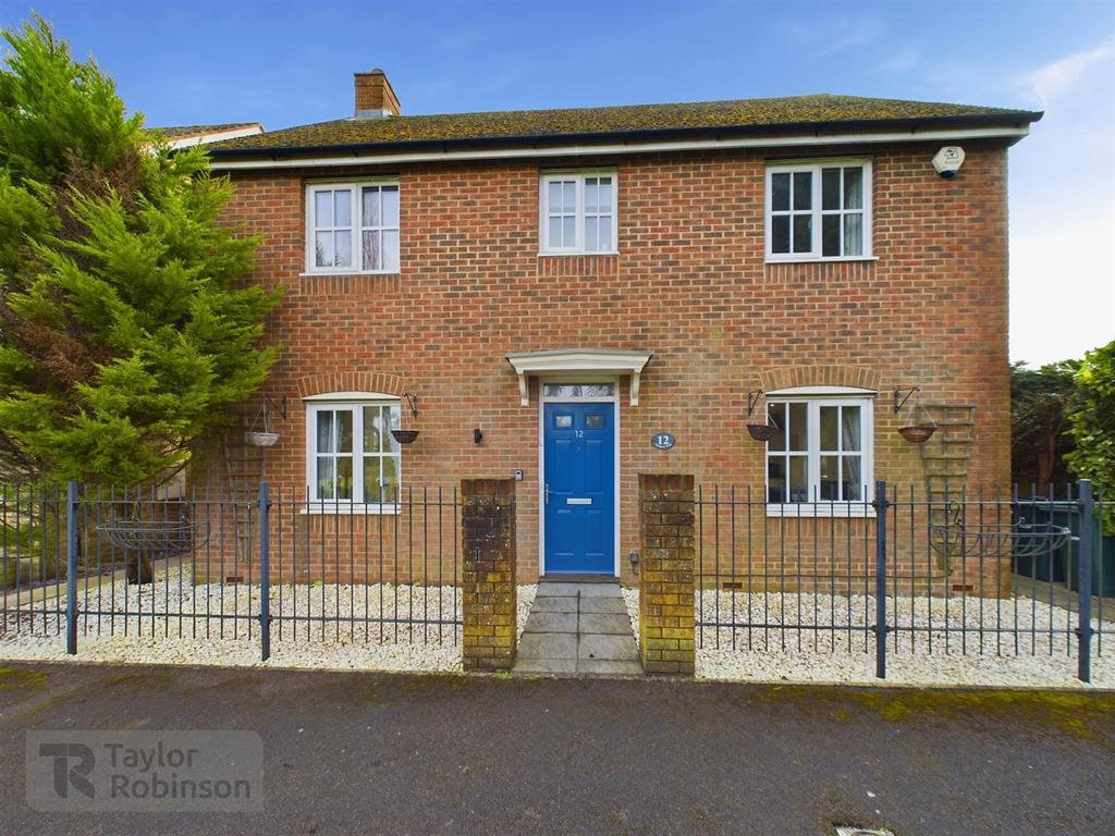 Ifield Green, Crawley 4 bed detached house - £575,000