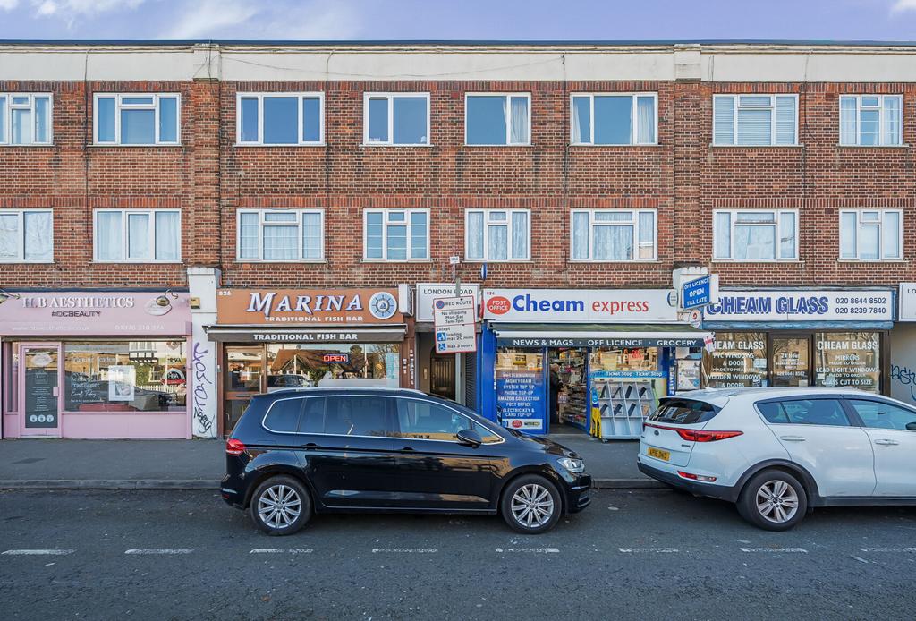 London Road, Sutton SM3 2 bed apartment - £100,000