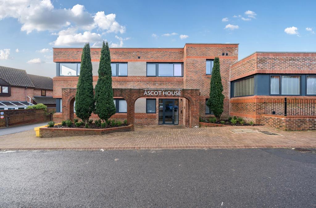 Finchampstead Road, Berkshire RG40 1 bed apartment for sale - £260,000