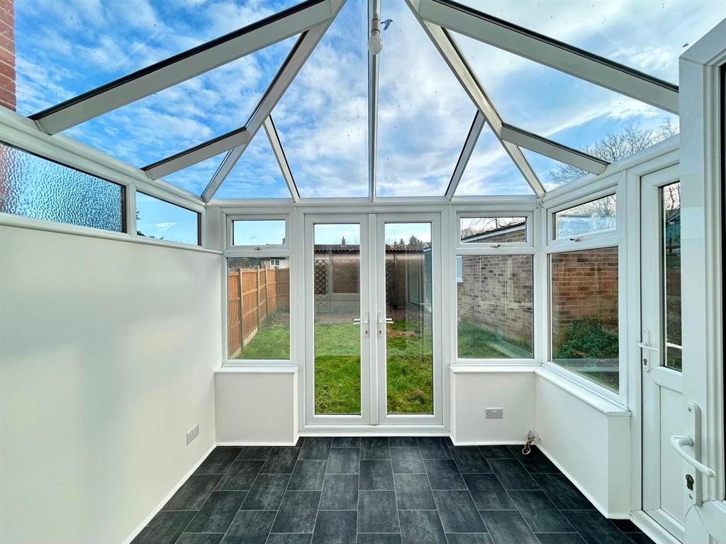 Rectory Wood, Harlow 3 bed terraced house - £1,900 pcm (£438 pw)