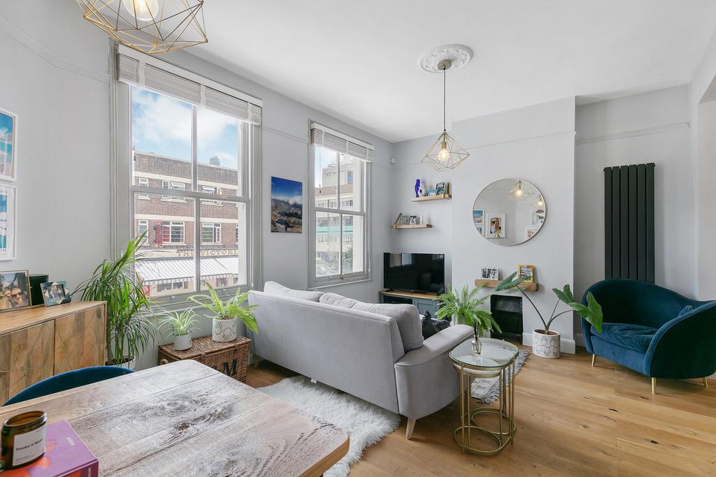 Grove Road, London, E3 2 bed maisonette for sale - £650,000