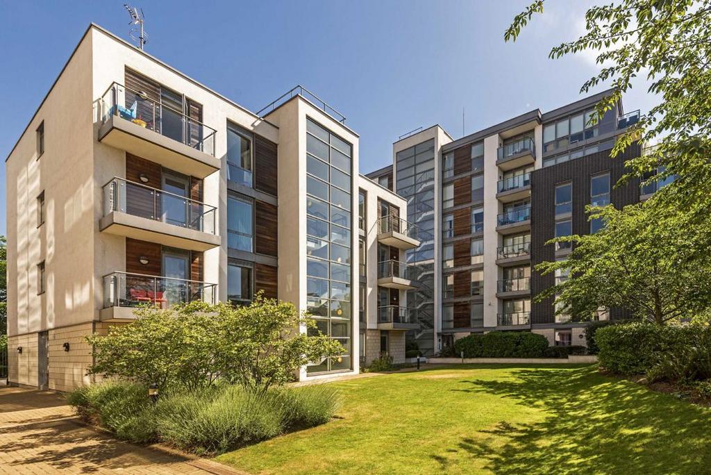 Clayponds Lane, Brentford TW8 2 bed flat for sale - £450,000