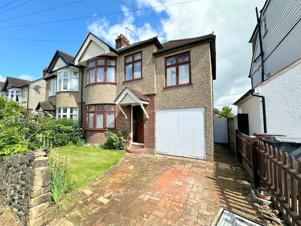 Moulsham Drive, Chelmsford, CM2 4 bed semi-detached house for sale - £ ...