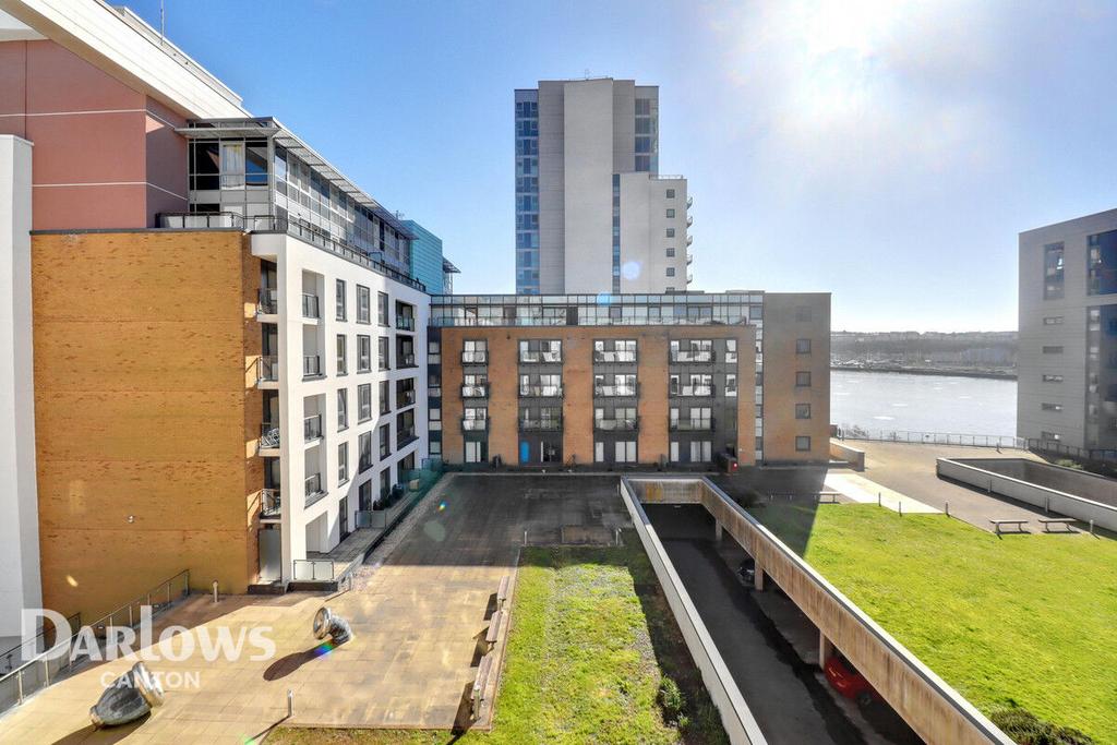 Ferry Court, Cardiff 2 bed apartment for sale - £220,000