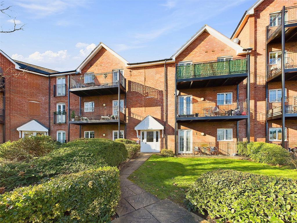 Braintree Road, Witham, Essex, CM8 2 bed apartment for sale - £190,000