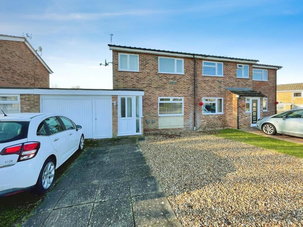 Rowan Drive, Brandon IP27 4 bed semi-detached house for sale - £225,000
