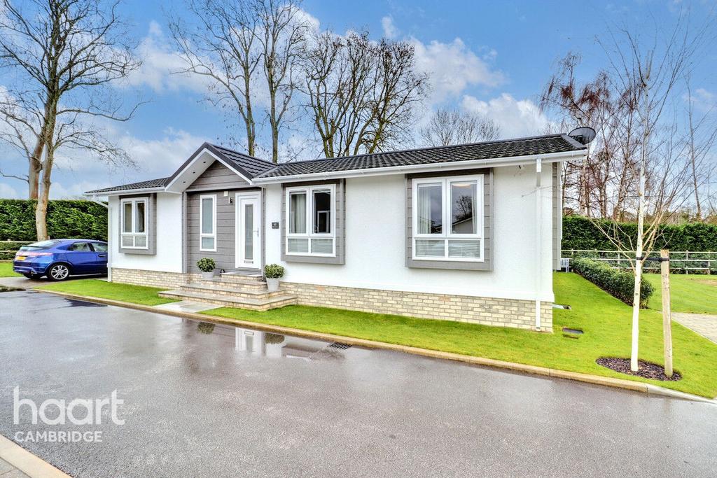 Bluebell Woods, Ely Road, Cambridge 2 bed park home for sale - £225,000