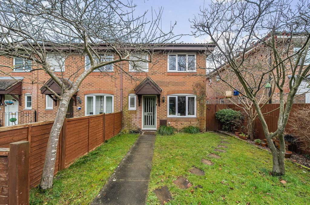 Channels Farm Road, Stoneham... 3 bed end of terrace house - £325,000