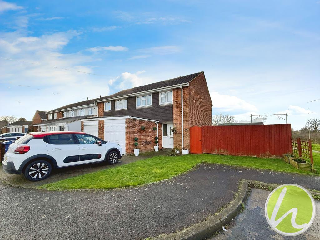 Locke Close, Stanford-Le-Hope, SS17 3 bed end of terrace house - £325,000