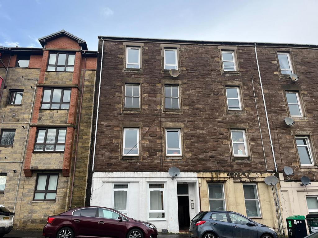 Main Street, Dundee, DD3 1 bed flat - £45,000