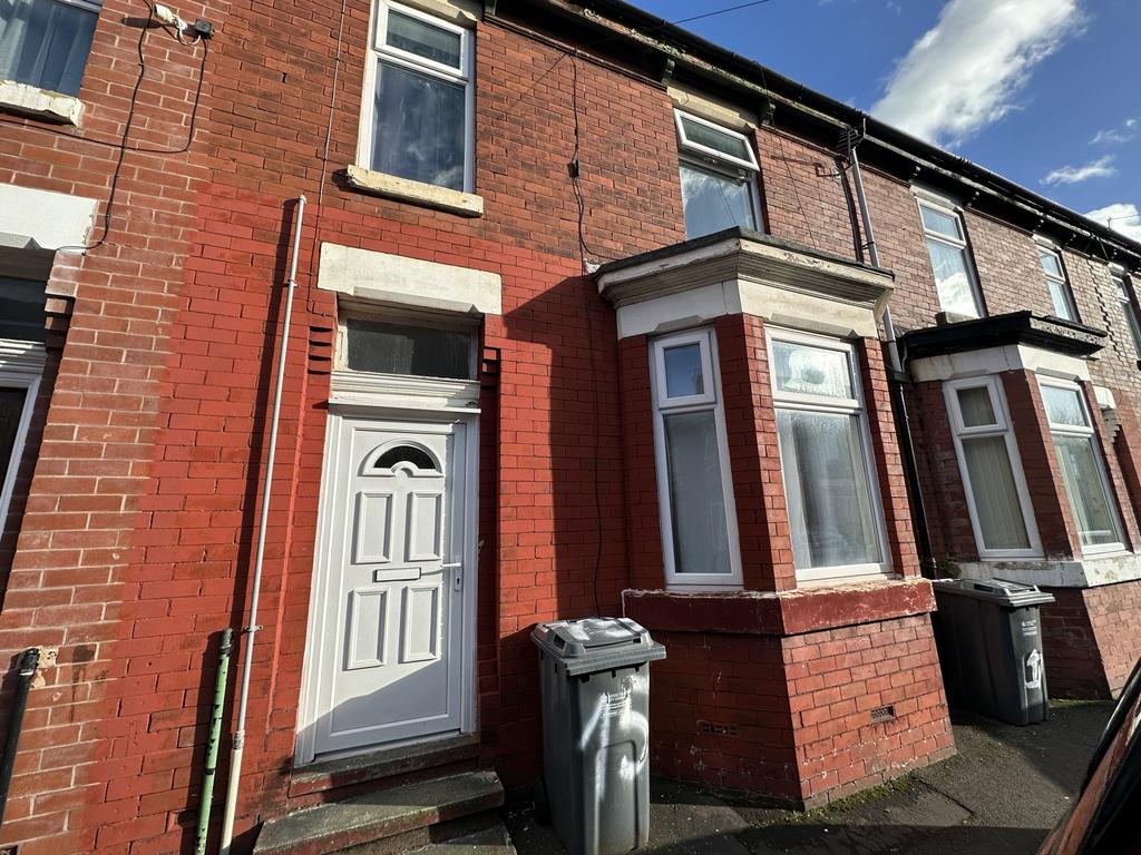 Swayfield Avenue, Manchester, M13 3 bed terraced house - £1,350 pcm (£ ...