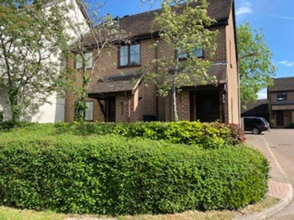 Old Town Close, Beaconsfield HP9 2 bed flat - £1,650 pcm (£381 pw)
