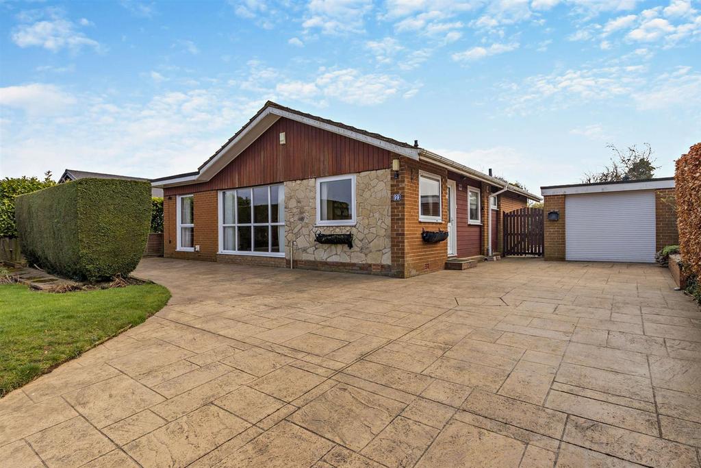 The Meadows, Todwick, Sheffield 3 bed bungalow for sale - £390,000