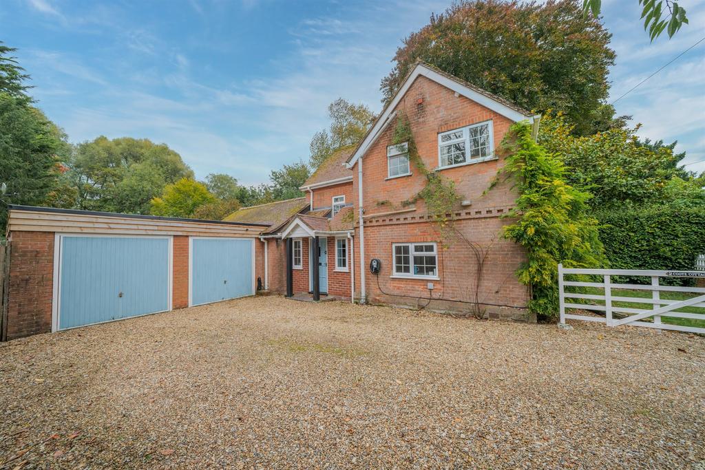 Damerham 4 bed semi-detached house - £725,000